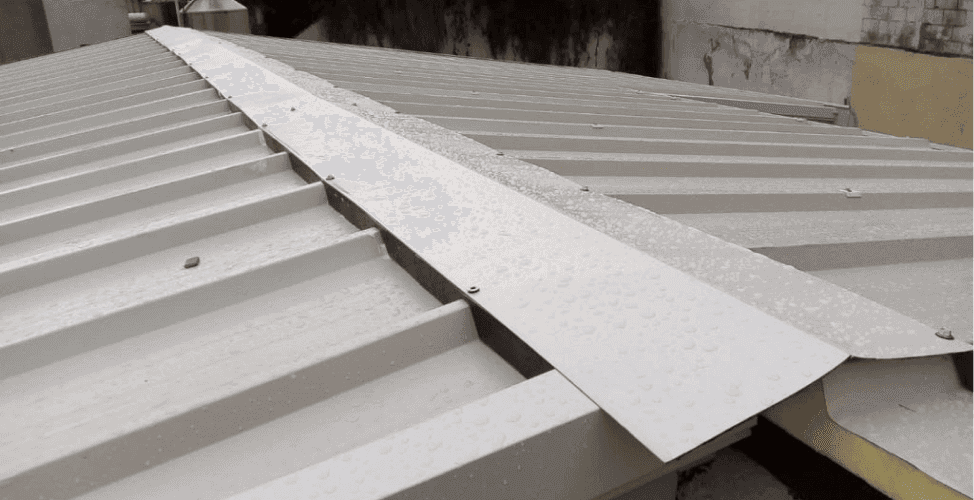 Colocación de Techumbre con Panel Aislante Isocindu